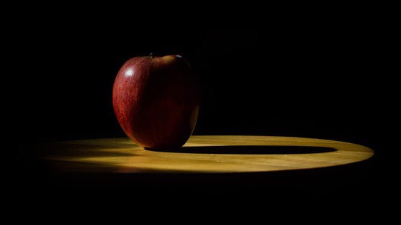 Apple in Shadows – Light Stalking
