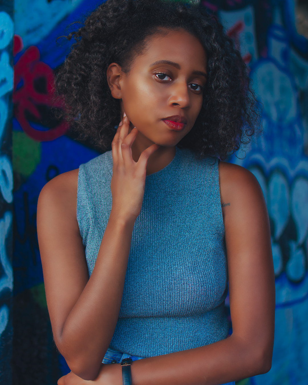 HELLO FRIENDS – Light Stalking